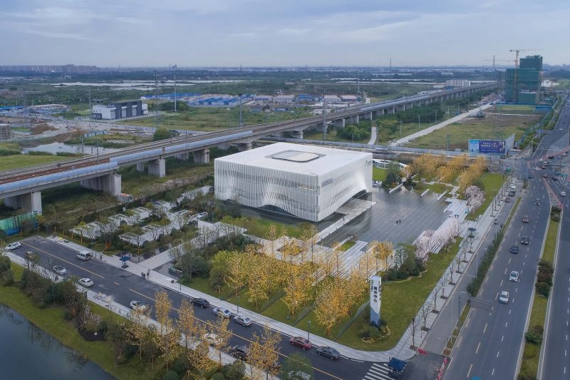 Top 3 Examples of Dynamic Facades | illustrarch
