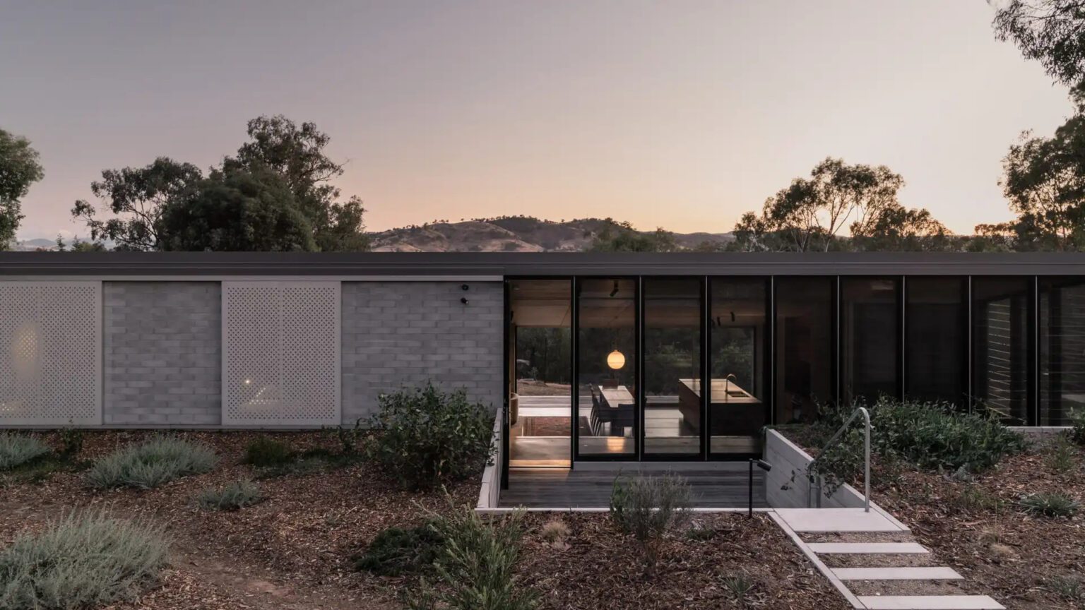 Resilient Architecture for Natural Disasters: Principles & Examples ...