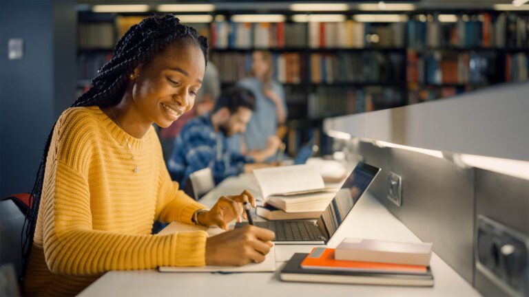 Easy Steps to Write Your Architectural Essay | illustrarch