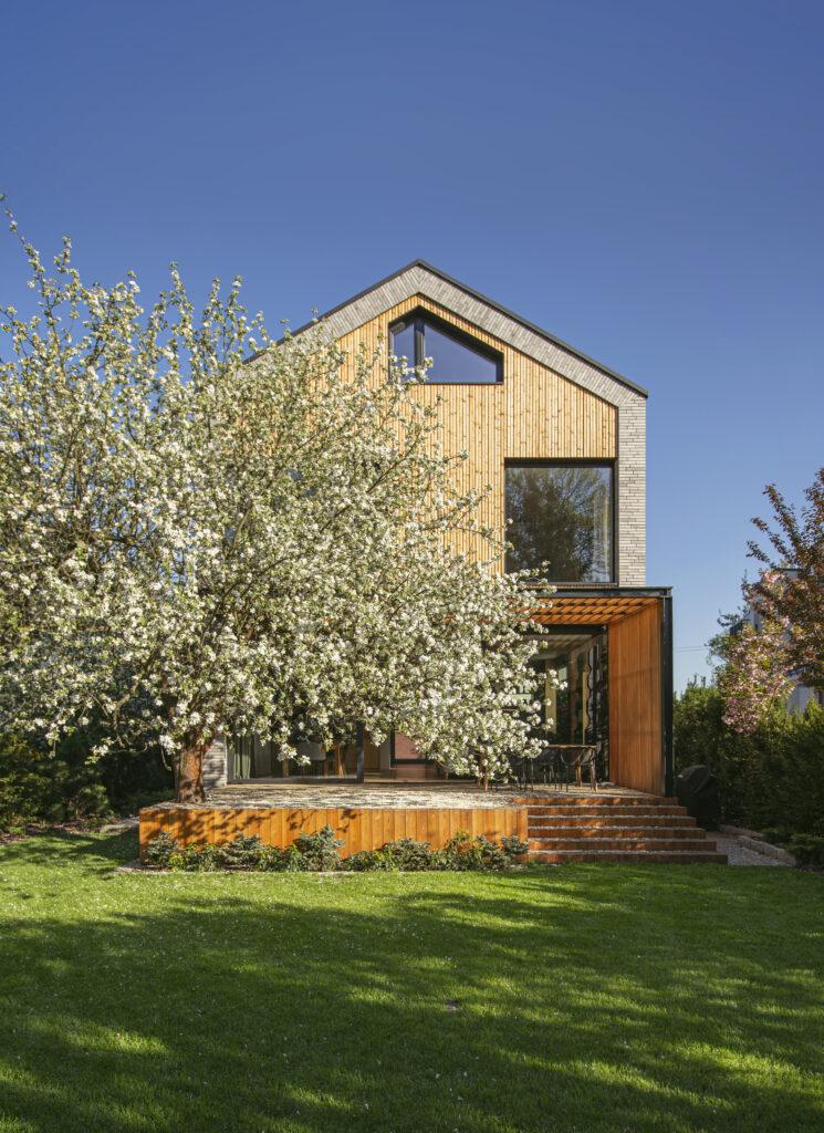 The Apple House | illustrarch