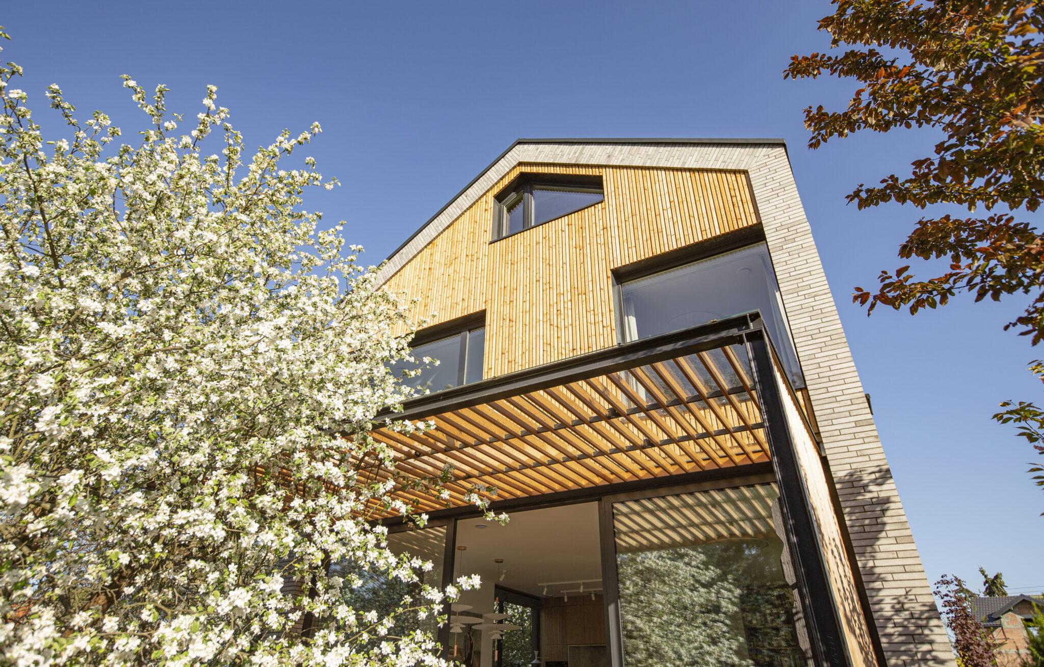 The Apple House | illustrarch