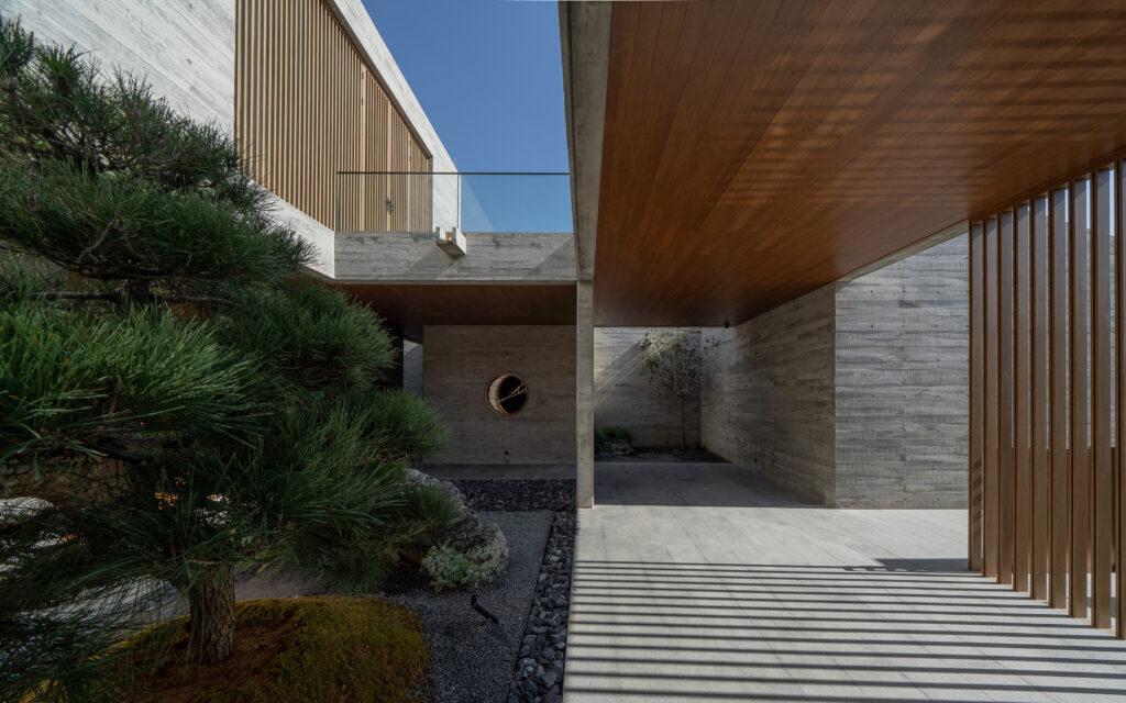The Flowing Garden: A Fusion of Modern Design and Timeless Tradition ...
