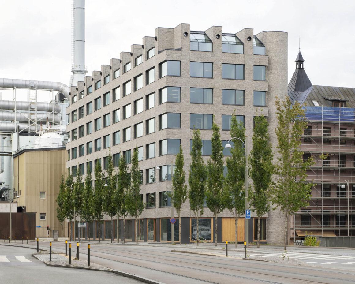 Incorporating Geometric Precision with Architecture: Merkurhuset ...