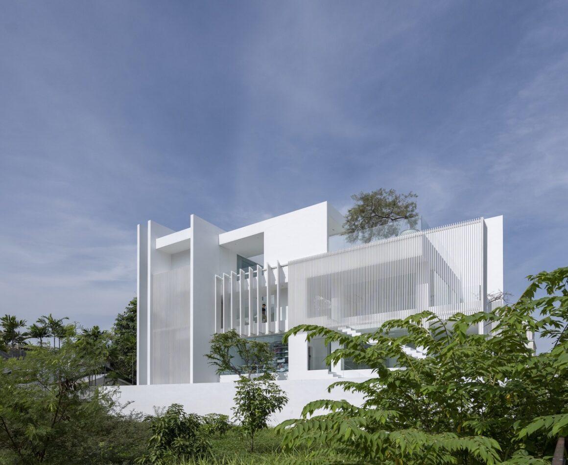An Architectural Harmony: The Multifunctional Canvas House | illustrarch