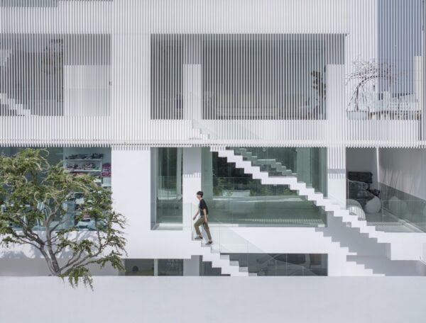 An Architectural Harmony: The Multifunctional Canvas House | illustrarch
