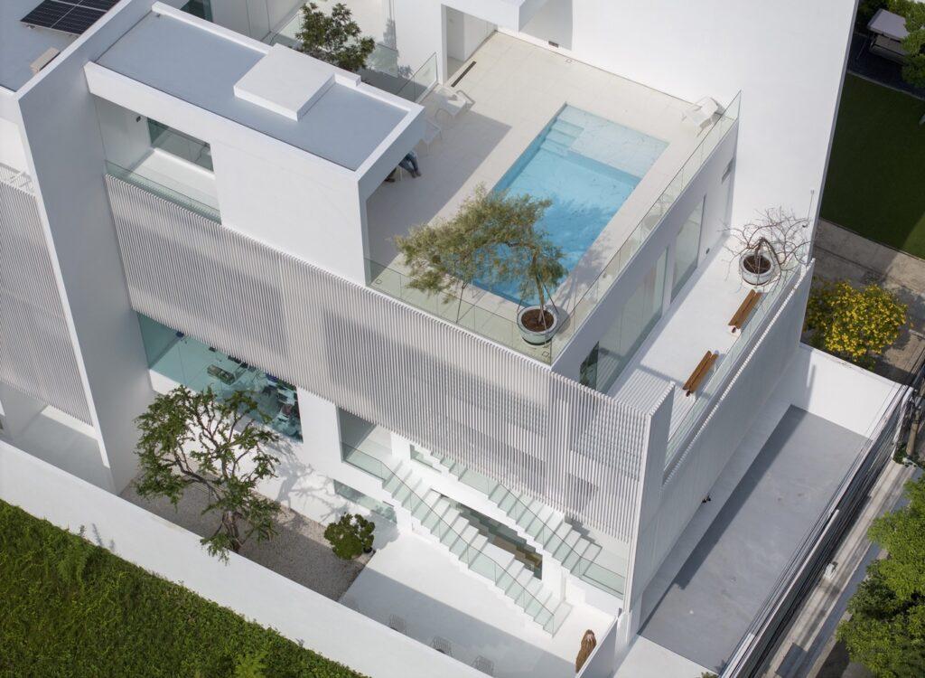 An Architectural Harmony: The Multifunctional Canvas House | illustrarch