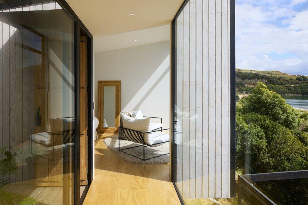 Crafting a Modern Treehouse Retreat: Ligar Bay Bach House | illustrarch