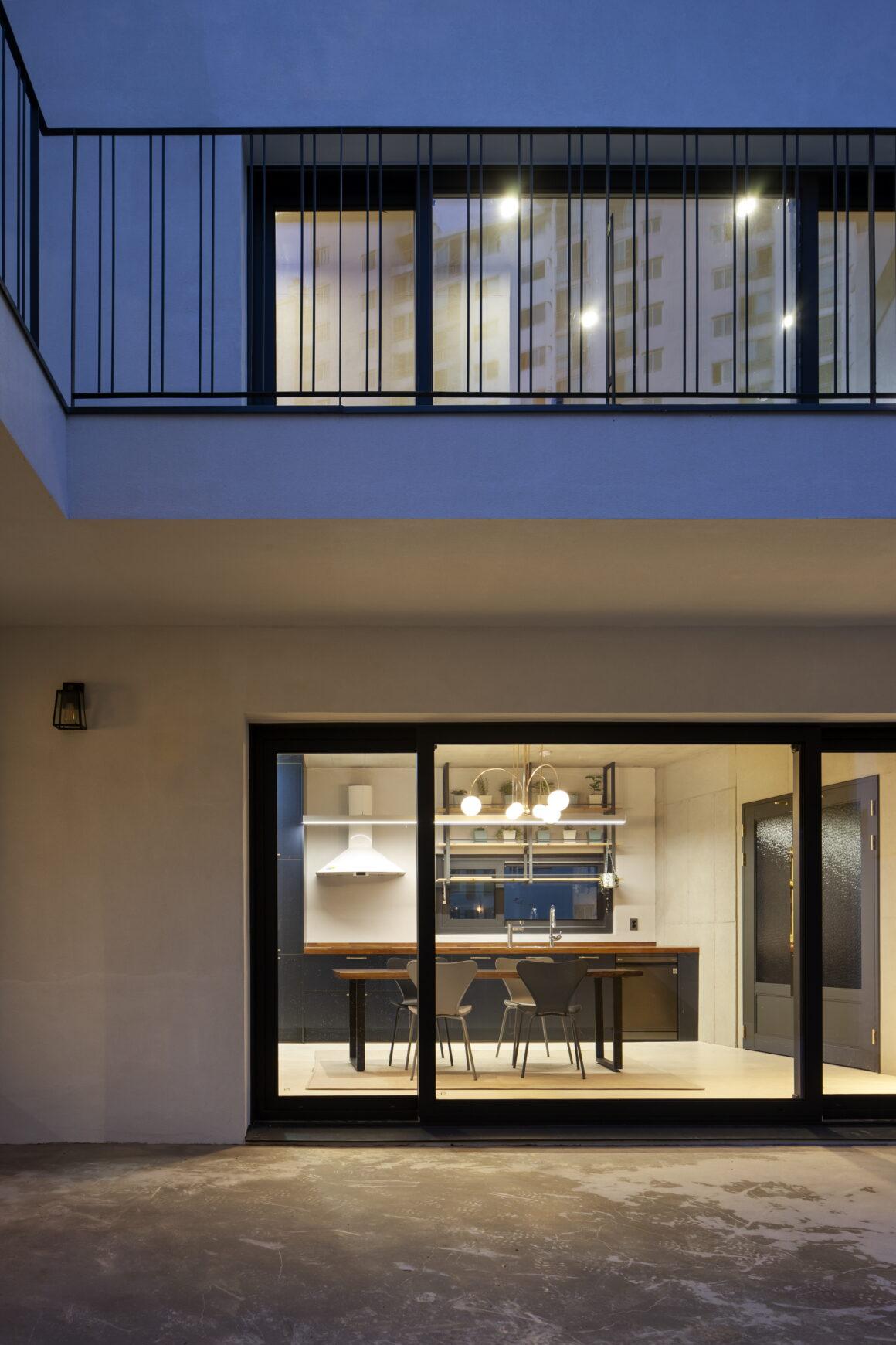 Labyrinthos Living: Crafting Complexity in Modern Architecture ...