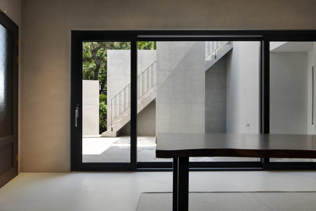 Labyrinthos Living: Crafting Complexity in Modern Architecture ...