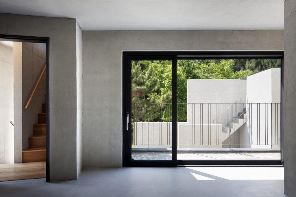 Labyrinthos Living: Crafting Complexity in Modern Architecture ...