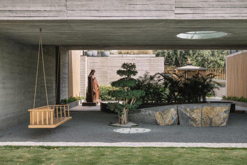 The Link House: A Tale of Two Generations in Urban Luxury | illustrarch