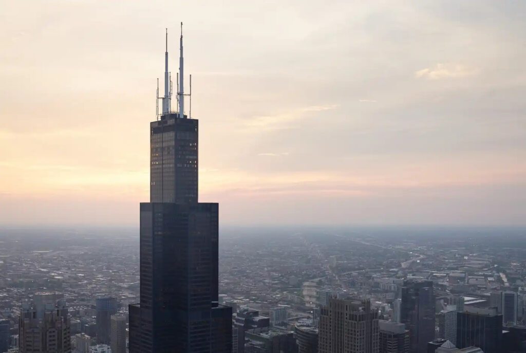 Chicago's Iconic Architectural Marvel: Willis Tower | illustrarch