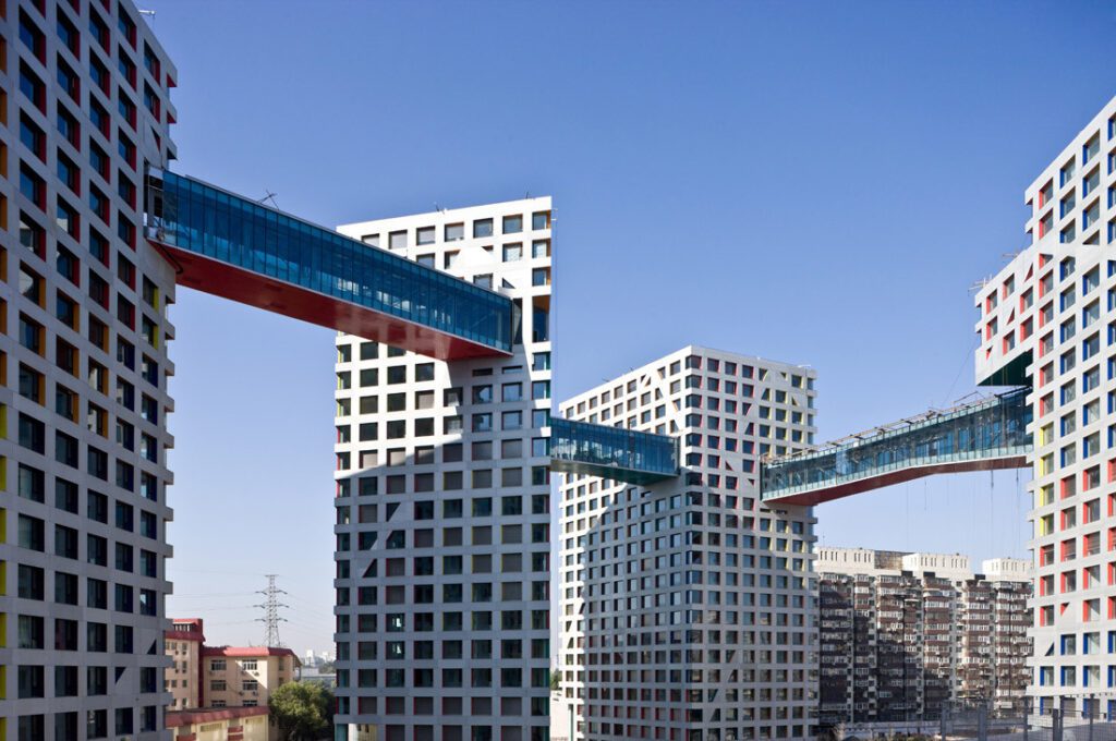 Steven Holl: Redefining Architecture with Light, Space, and Sustainable ...