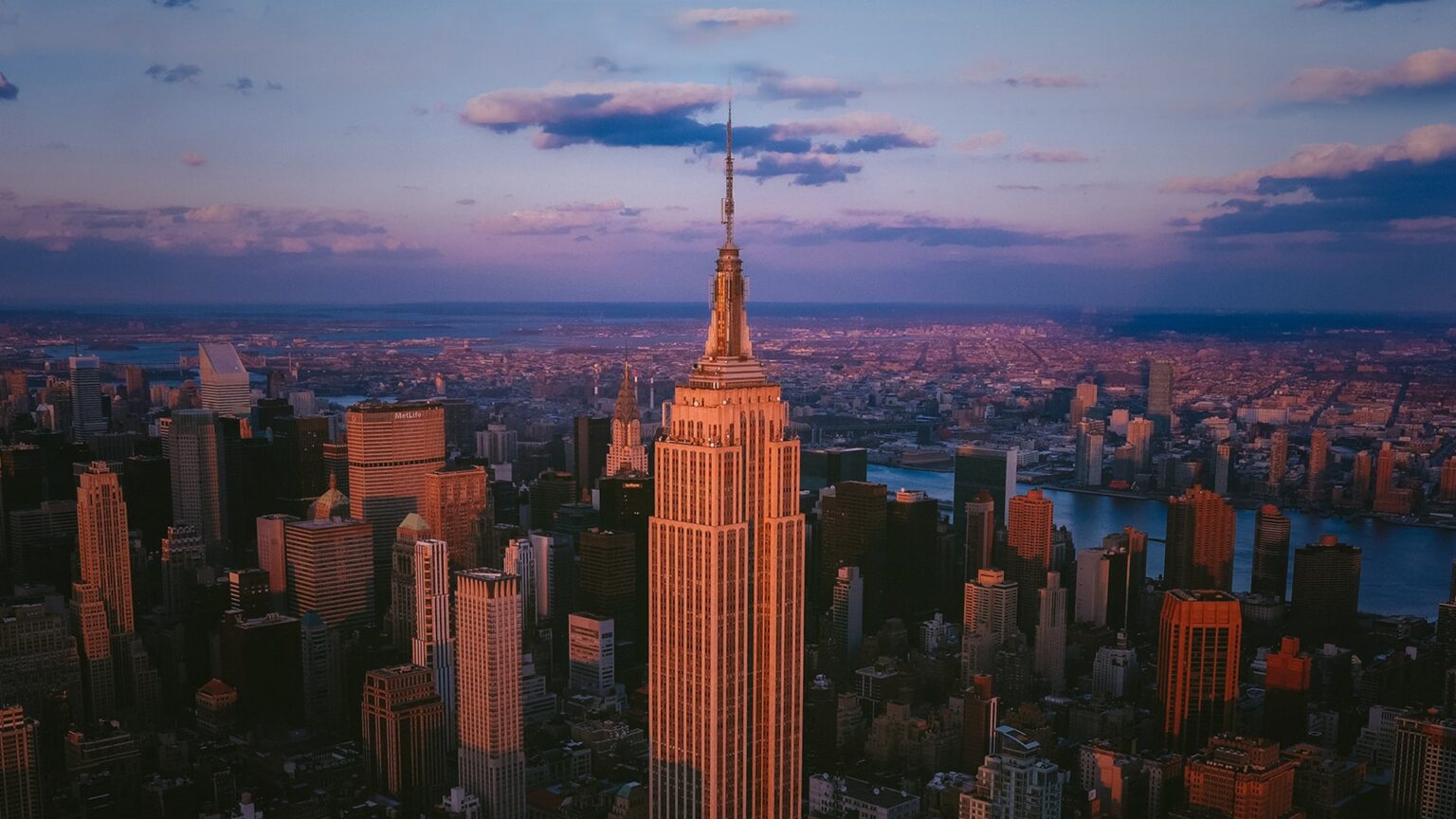 Empire State Building: Icon of American Architecture and Art Deco ...