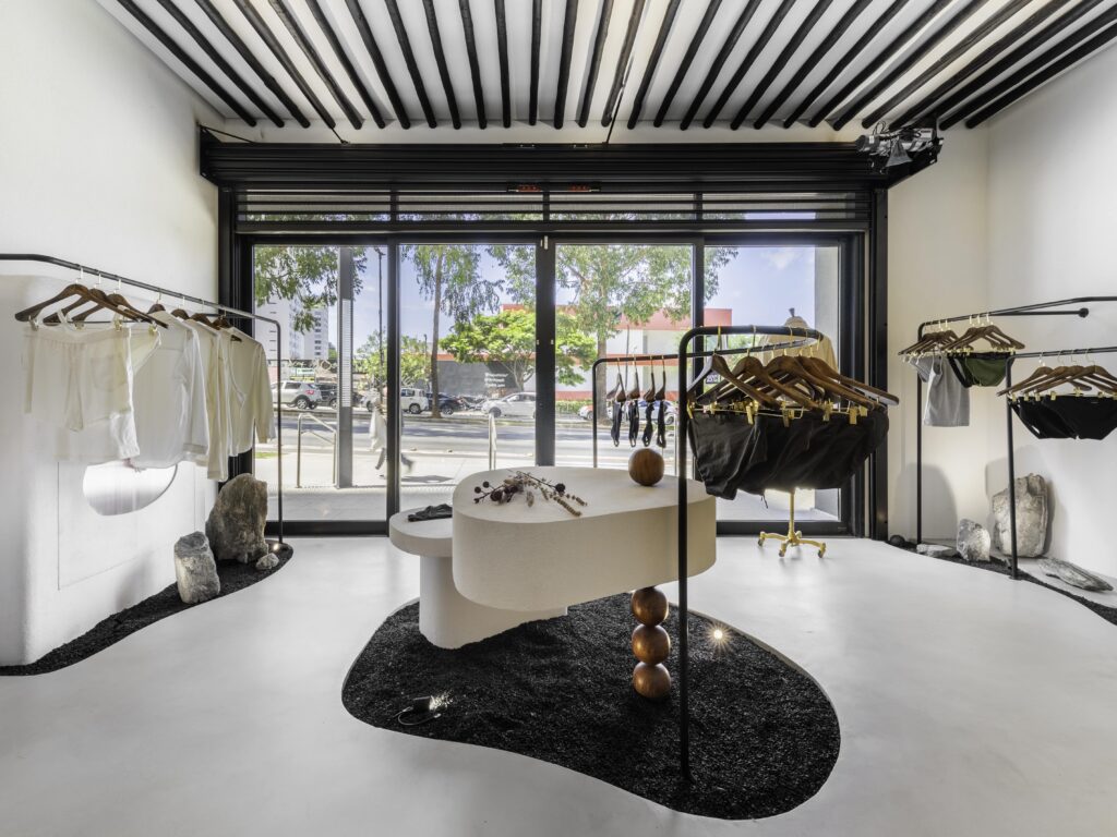 Minimalist and Urban Aesthetic Defines Retail Project by Zalc ...