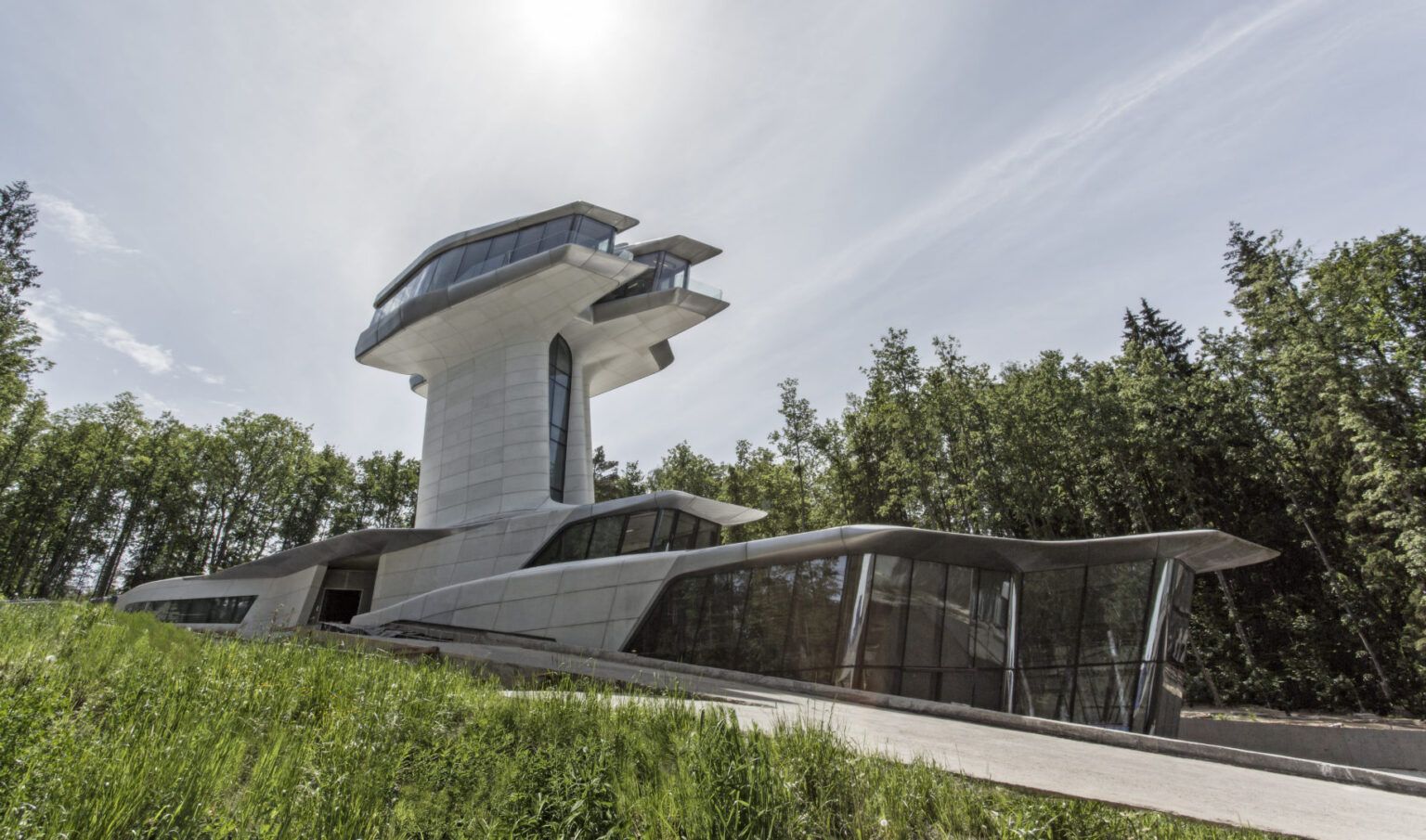 10 Noteworthy Works of Zaha Hadid That Redefined Modern Architecture ...