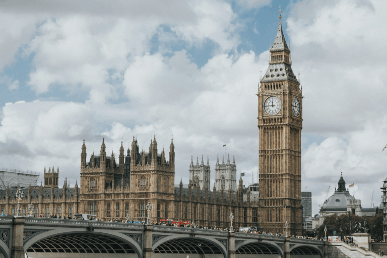 7 Landmark Buildings That Defined Architectural Eras | illustrarch