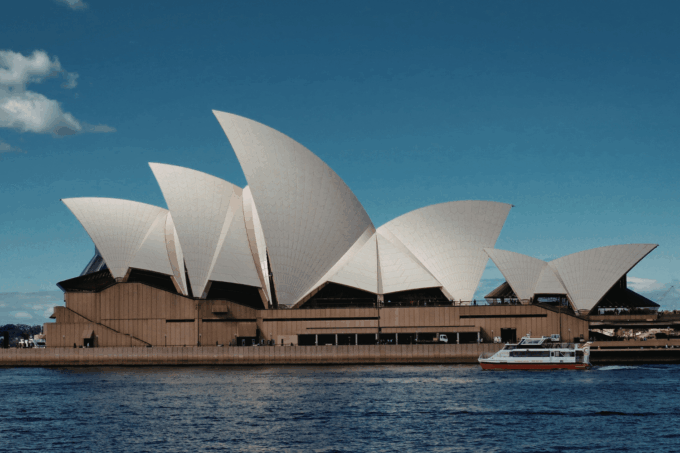 10 Examples of the Golden Ratio in Iconic Buildings | illustrarch