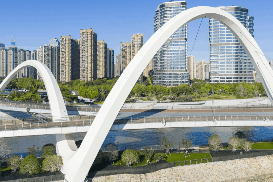 10 Interesting Facts About Zaha Hadid | illustrarch