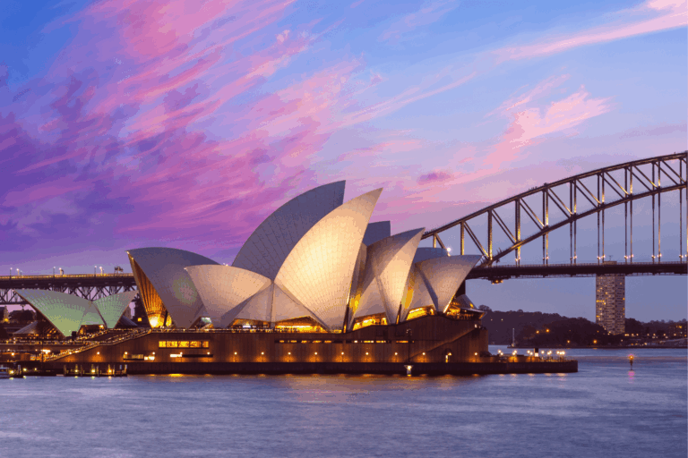 The 10 Most Iconic Buildings in the World and Their Stories | illustrarch