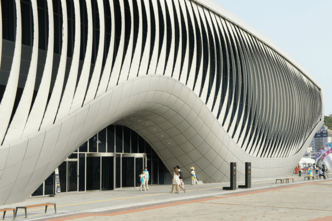 Top 10 Examples of Innovative Kinetic Architecture | illustrarch