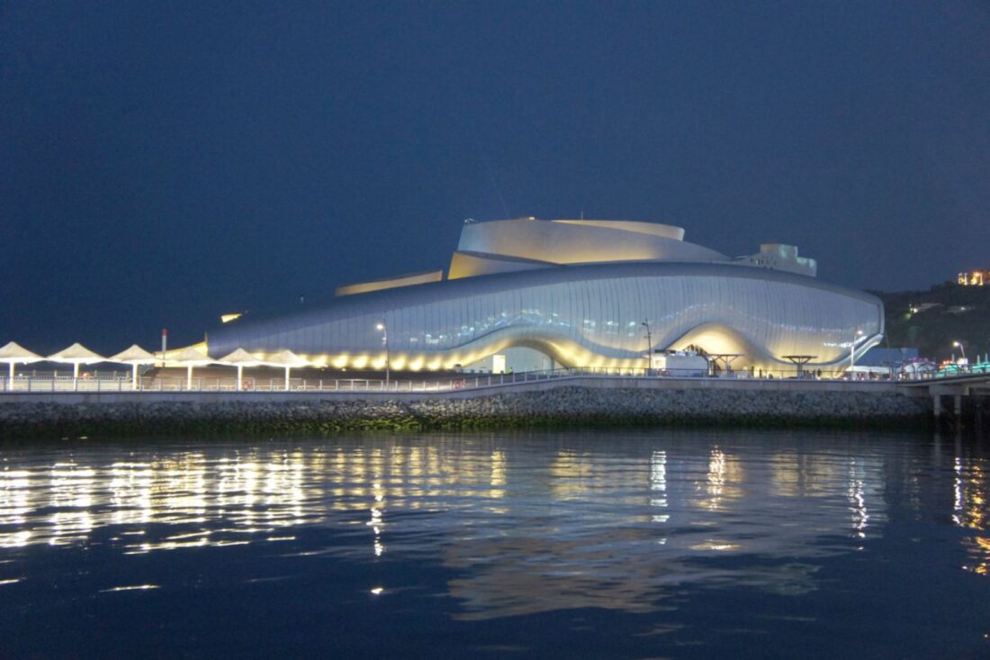 Top 10 Examples of Dynamic Facade Designs Around the World | illustrarch