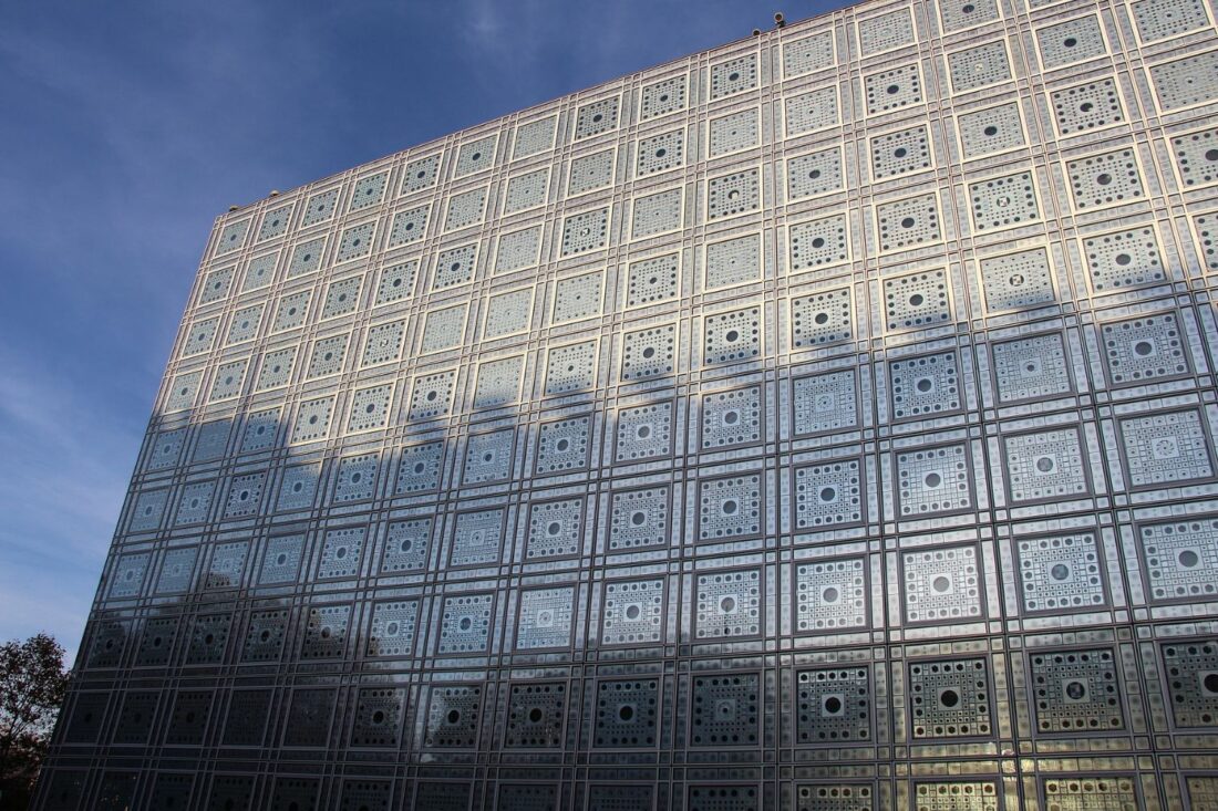 Top 10 Examples of Dynamic Facade Designs Around the World | illustrarch