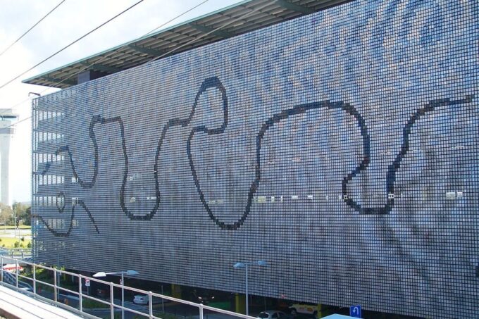Top 10 Examples of Dynamic Facade Designs Around the World | illustrarch