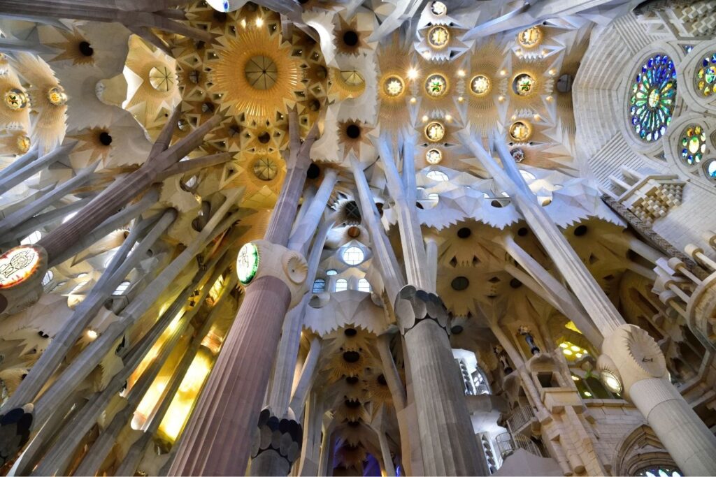 Sagrada Familia Architecture: Gaudí’s Sacred Geometry Inspired by ...