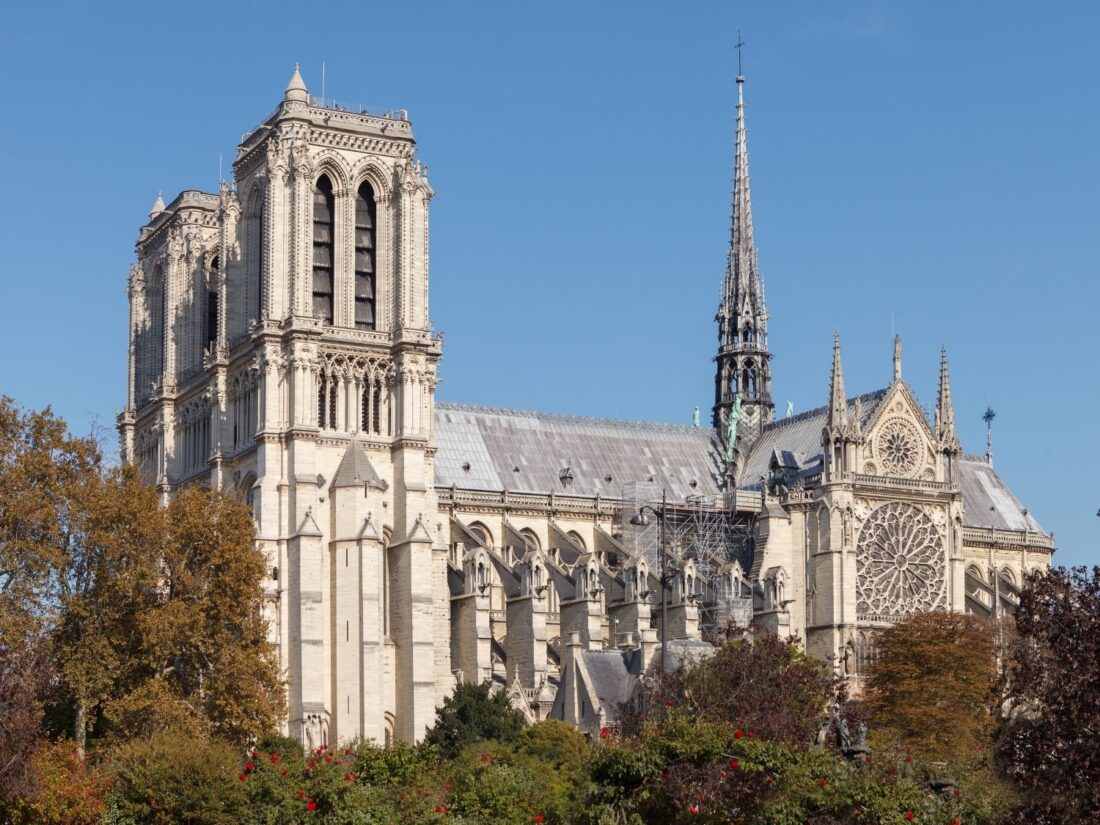 Notre Dame Cathedral: Gothic Architecture Masterpiece Guide | illustrarch