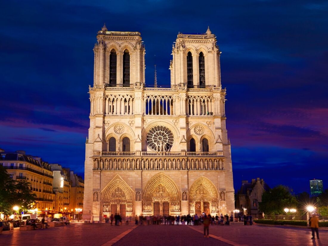 Notre Dame Cathedral: Gothic Architecture Masterpiece Guide | illustrarch