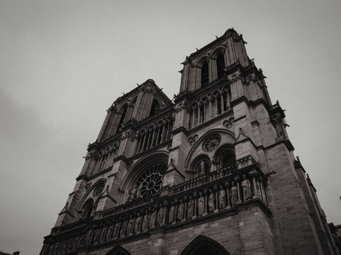 Notre Dame Cathedral: Gothic Architecture Masterpiece Guide | illustrarch