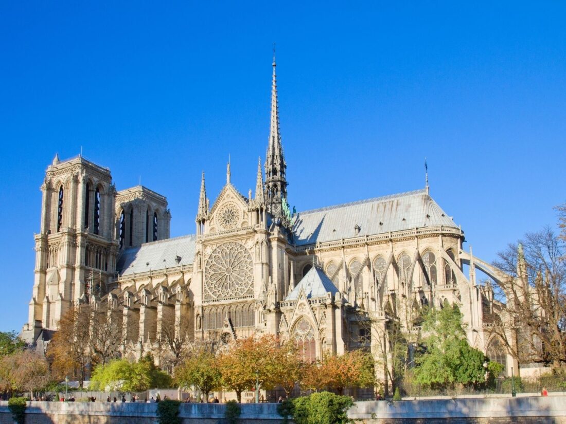 Notre Dame Cathedral: Gothic Architecture Masterpiece Guide | illustrarch