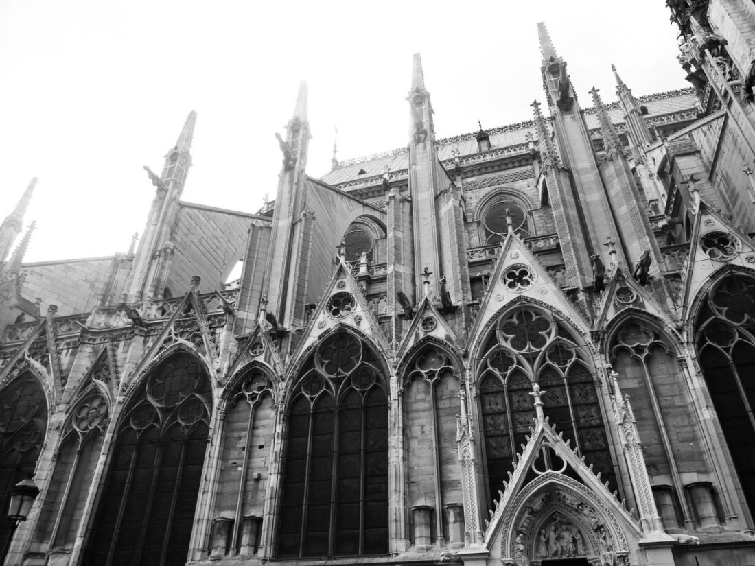 Notre Dame Cathedral: Gothic Architecture Masterpiece Guide | illustrarch