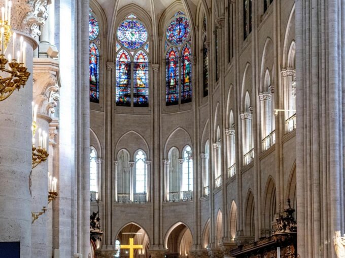 Notre Dame Cathedral: Gothic Architecture Masterpiece Guide | illustrarch
