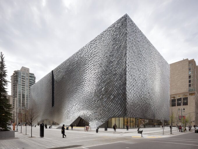 Step-by-Step Process for Crafting Dynamic Facade Designs | illustrarch