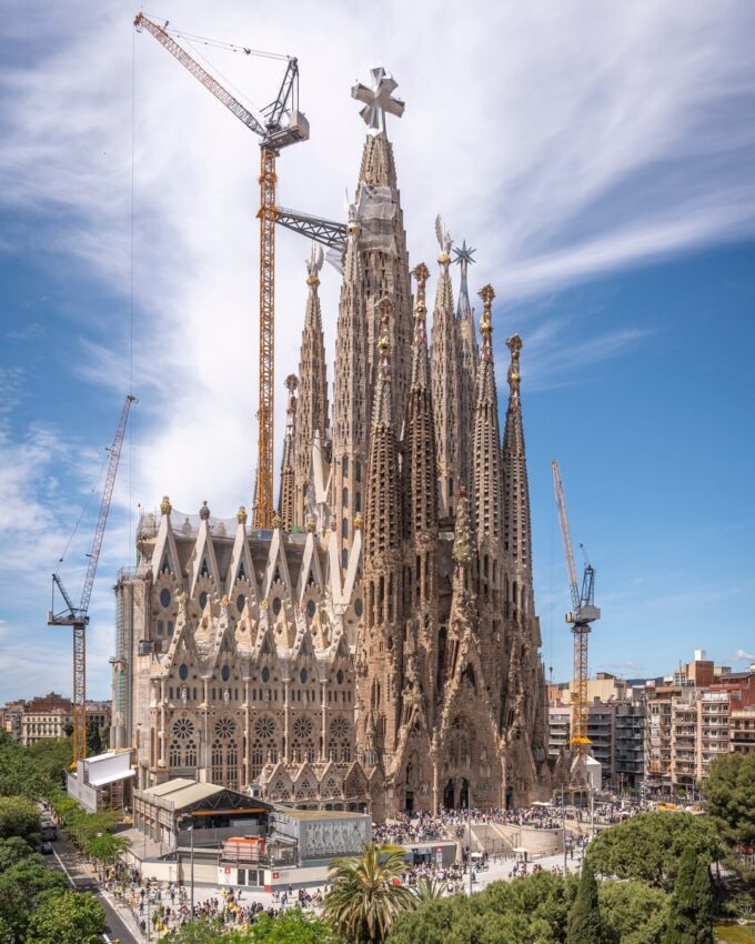 Sagrada Família Becomes the World's Tallest Church After 144 Years ...